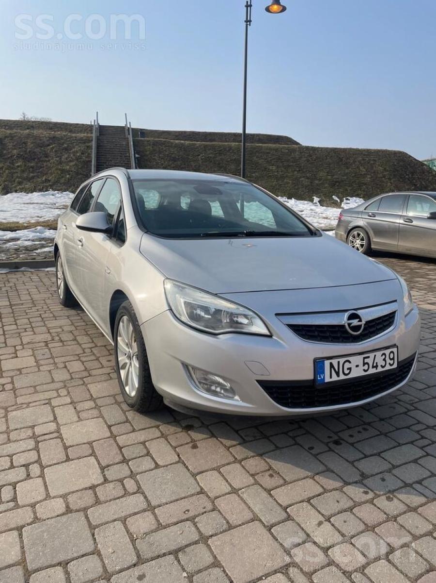 Opel Astra 2011 Daugavpils, ar dzinēja tilpumu 1.70 L un nobraukumu 268 tūkst. km par 3550 €, foto 1 vietnē AUTOMOTO.COM.LV