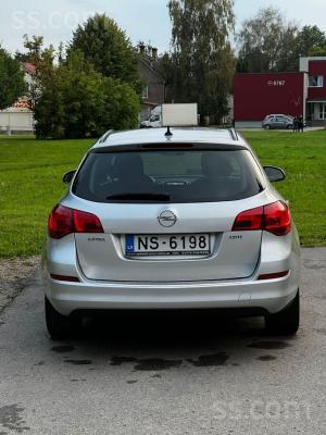 Opel Astra 2011 Jelgava, ar dzinēja tilpumu 1.70 L un nobraukumu 218 tūkst. km par 3500 €, foto 3 vietnē AUTOMOTO.COM.LV