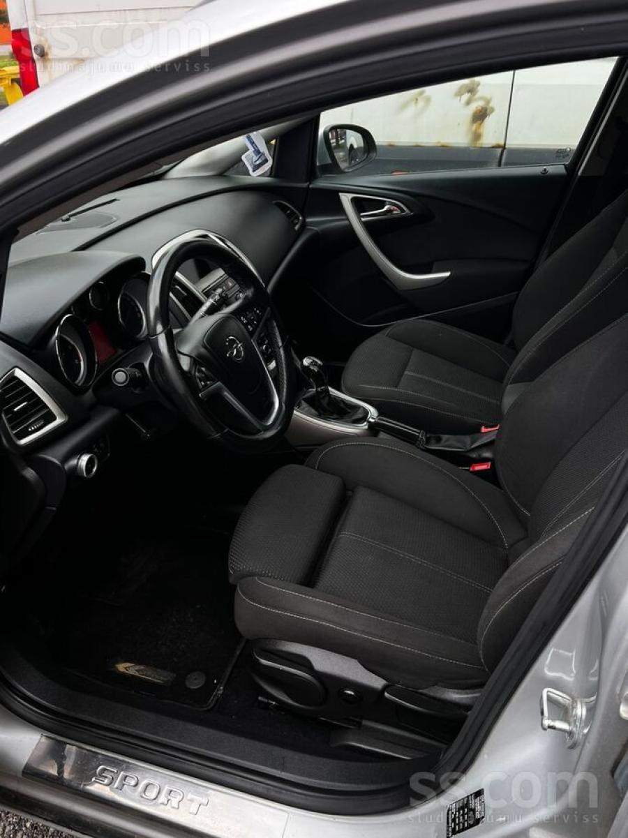 Opel Astra 2011 Jelgava, ar dzinēja tilpumu 1.70 L un nobraukumu 218 tūkst. km par 3500 €, foto 9 vietnē AUTOMOTO.COM.LV