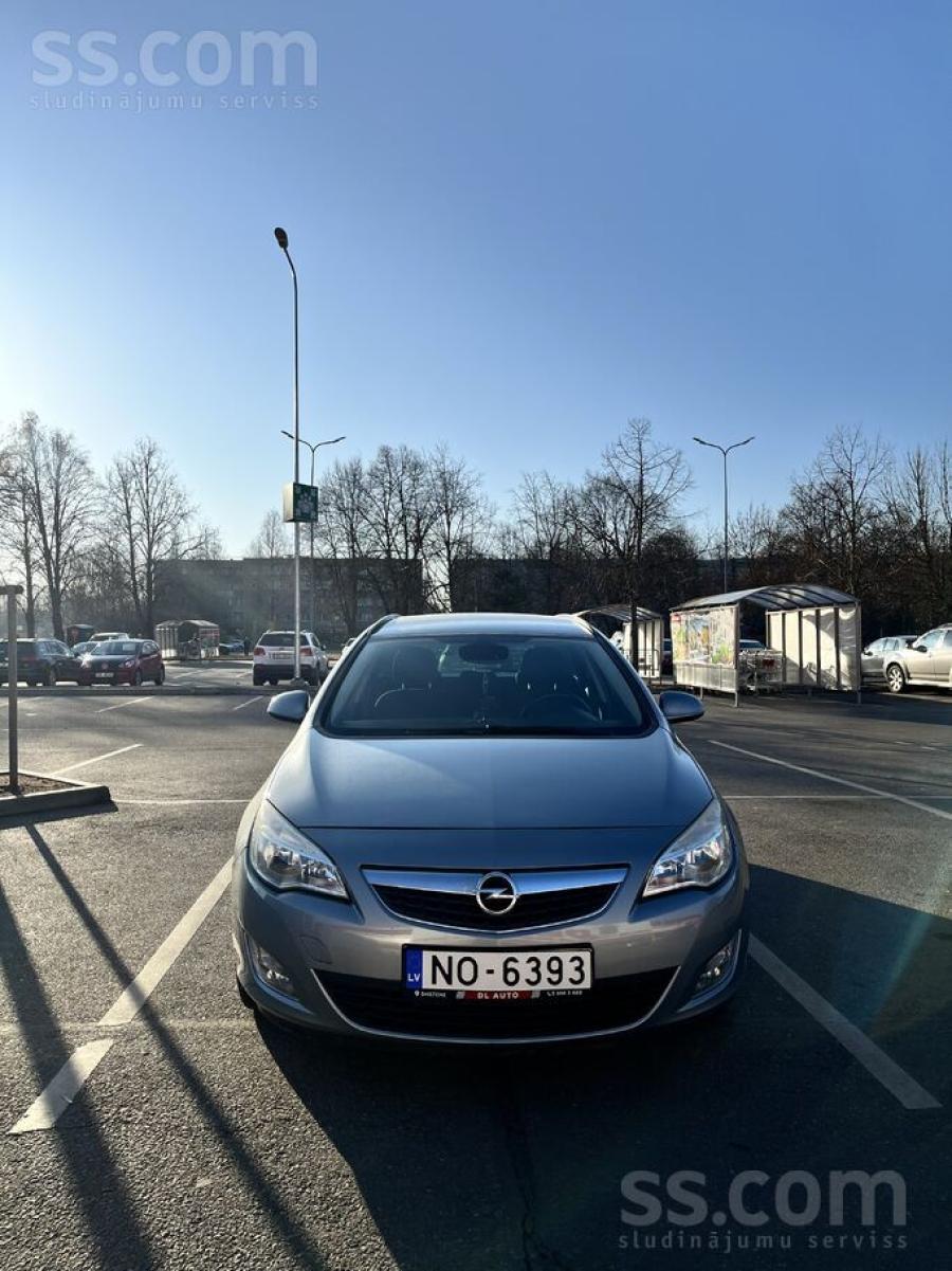 Opel Astra 2011 Rīga, ar dzinēja tilpumu 1.70 L un nobraukumu 254 tūkst. km par 3200 €, foto 1 vietnē AUTOMOTO.COM.LV