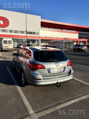 Opel Astra 2011 Rīga, ar dzinēja tilpumu 1.70 L un nobraukumu 254 tūkst. km par 3200 €, foto 3 vietnē AUTOMOTO.COM.LV