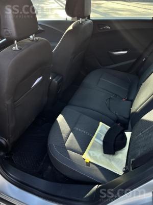 Opel Astra 2011 Rīga, ar dzinēja tilpumu 1.70 L un nobraukumu 254 tūkst. km par 3200 €, foto 13 vietnē AUTOMOTO.COM.LV