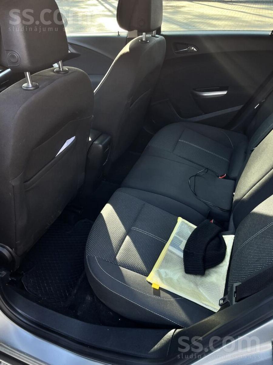 Opel Astra 2011 Rīga, ar dzinēja tilpumu 1.70 L un nobraukumu 254 tūkst. km par 3200 €, foto 13 vietnē AUTOMOTO.COM.LV