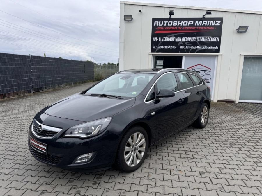 Opel Astra 2011 in Riga, with an engine capacity of 2.00 L and mileage of 233 thousand km for 4990 €, photo 3 on AUTOMOTO.COM.LV