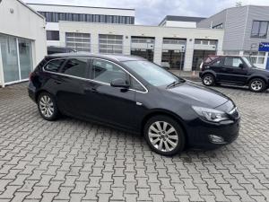 Opel Astra 2011 in Riga, with an engine capacity of 2.00 L and mileage of 233 thousand km for 4990 €, photo 8 on AUTOMOTO.COM.LV