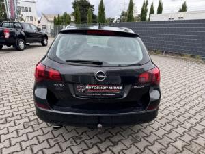 Opel Astra 2011 in Riga, with an engine capacity of 2.00 L and mileage of 233 thousand km for 4990 €, photo 10 on AUTOMOTO.COM.LV