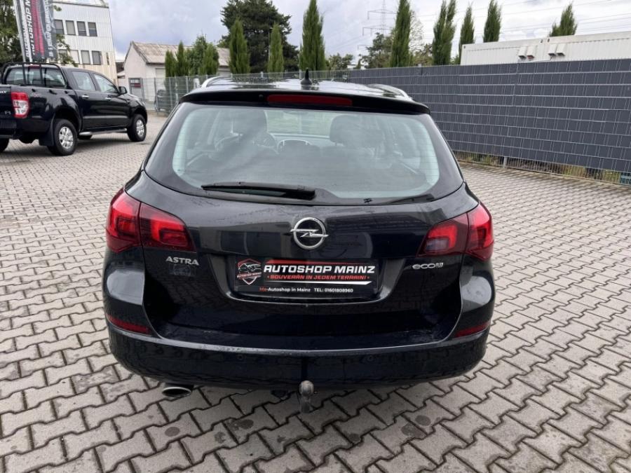 Opel Astra 2011 in Riga, with an engine capacity of 2.00 L and mileage of 233 thousand km for 4990 €, photo 10 on AUTOMOTO.COM.LV
