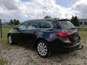 Opel Astra 2011 in Riga, with an engine capacity of 2.00 L and mileage of 233 thousand km for 4990 €, photo 11 on AUTOMOTO.COM.LV