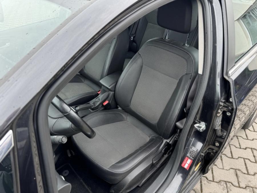 Opel Astra 2011 in Riga, with an engine capacity of 2.00 L and mileage of 233 thousand km for 4990 €, photo 14 on AUTOMOTO.COM.LV