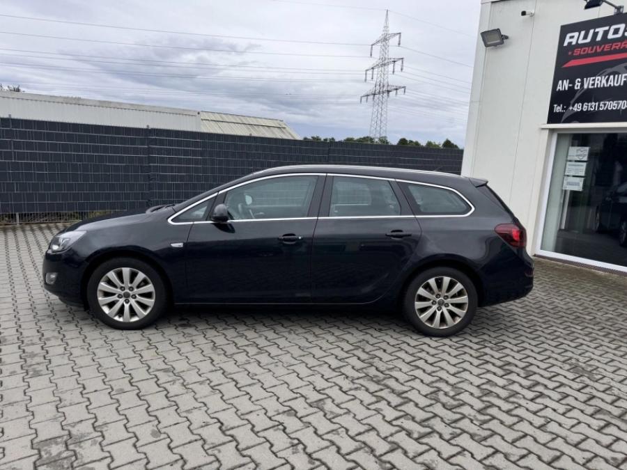 Opel Astra 2011 in Riga, with an engine capacity of 2.00 L and mileage of 233 thousand km for 4990 €, photo 19 on AUTOMOTO.COM.LV
