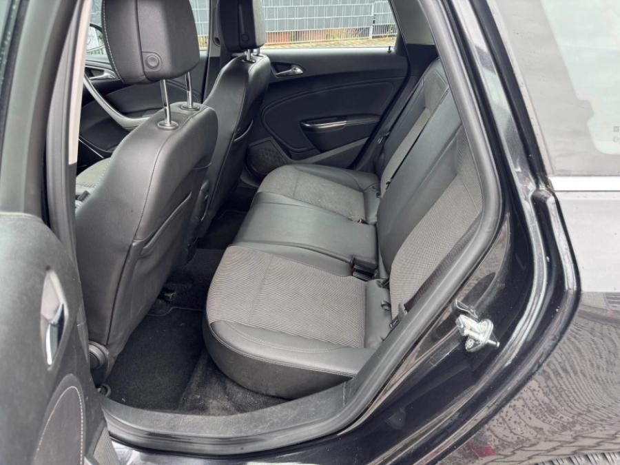 Opel Astra 2011 in Riga, with an engine capacity of 2.00 L and mileage of 233 thousand km for 4990 €, photo 21 on AUTOMOTO.COM.LV