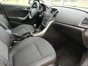 Opel Astra 2011 in Riga, with an engine capacity of 2.00 L and mileage of 233 thousand km for 4990 €, photo 22 on AUTOMOTO.COM.LV