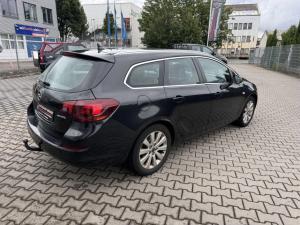 Opel Astra 2011 in Riga, with an engine capacity of 2.00 L and mileage of 233 thousand km for 4990 €, photo 23 on AUTOMOTO.COM.LV