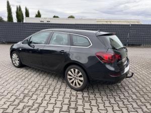 Opel Astra 2011 in Riga, with an engine capacity of 2.00 L and mileage of 233 thousand km for 4990 €, photo 27 on AUTOMOTO.COM.LV