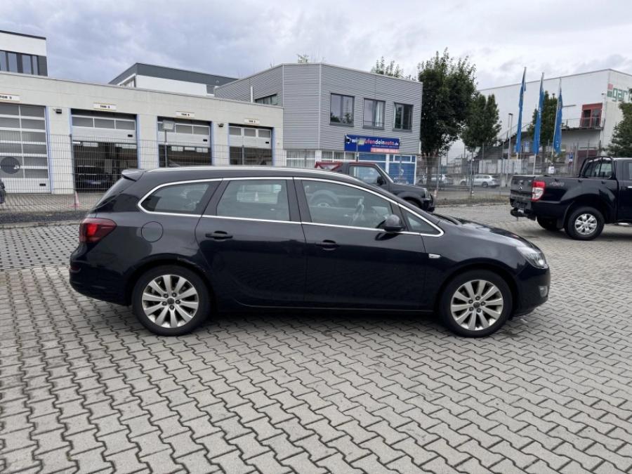 Opel Astra 2011 in Riga, with an engine capacity of 2.00 L and mileage of 233 thousand km for 4990 €, photo 28 on AUTOMOTO.COM.LV
