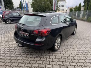 Opel Astra 2011 in Riga, with an engine capacity of 2.00 L and mileage of 233 thousand km for 4990 €, photo 29 on AUTOMOTO.COM.LV