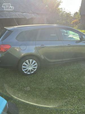 Opel Astra 2011 in Siauliai, with an engine capacity of 2.00 L and mileage of 374 thousand km for 1680 €, photo 5 on AUTOMOTO.COM.LV