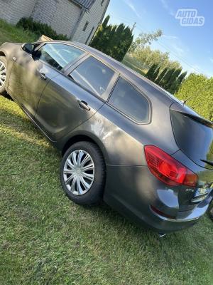 Opel Astra 2011 in Siauliai, with an engine capacity of 2.00 L and mileage of 374 thousand km for 1680 €, photo 6 on AUTOMOTO.COM.LV