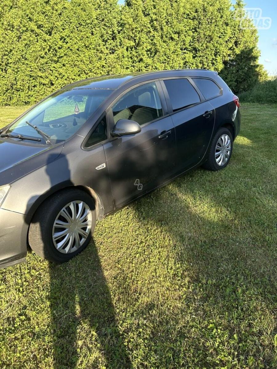 Opel Astra 2011 in Siauliai, with an engine capacity of 2.00 L and mileage of 374 thousand km for 1680 €, photo 7 on AUTOMOTO.COM.LV