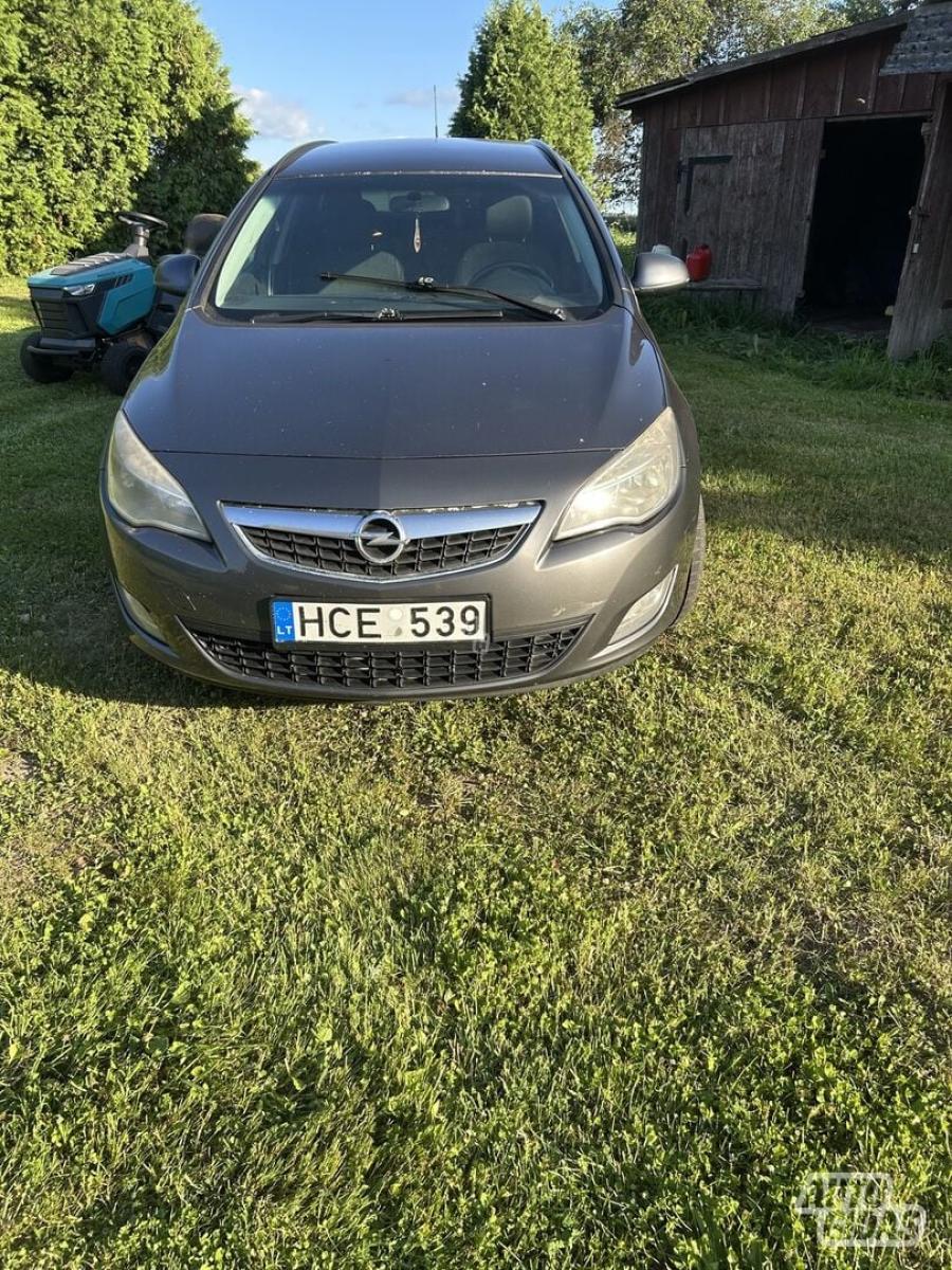 Opel Astra 2011 in Siauliai, with an engine capacity of 2.00 L and mileage of 374 thousand km for 1680 €, photo 8 on AUTOMOTO.COM.LV