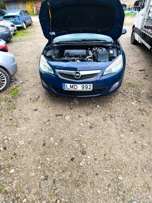 Opel Astra 2011 in Kaunas, with an engine capacity of 1.70 L and mileage of 296 thousand km for 1690 €, photo 10 on AUTOMOTO.COM.LV