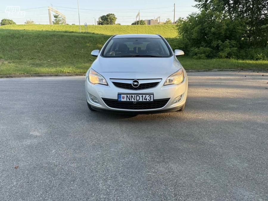 Opel Astra 2011 Viļņa, ar dzinēja tilpumu 1.70 L un nobraukumu 440 tūkst. km par 1450 €, foto 1 vietnē AUTOMOTO.COM.LV