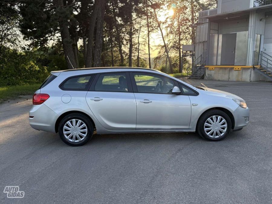 Opel Astra 2011 Viļņa, ar dzinēja tilpumu 1.70 L un nobraukumu 440 tūkst. km par 1450 €, foto 5 vietnē AUTOMOTO.COM.LV