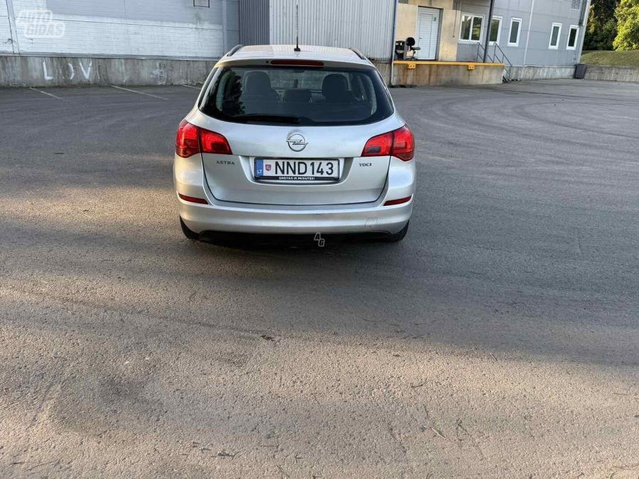 Opel Astra 2011 Viļņa, ar dzinēja tilpumu 1.70 L un nobraukumu 440 tūkst. km par 1450 €, foto 7 vietnē AUTOMOTO.COM.LV