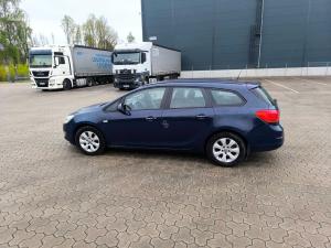 Opel Astra 2011 in Kaunas, with an engine capacity of 1.70 L and mileage of 295 thousand km for 1690 €, photo 6 on AUTOMOTO.COM.LV