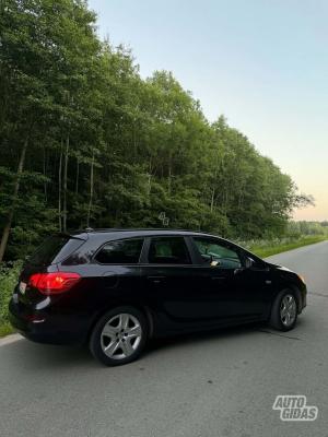 Opel Astra 2011 Panevēža, ar dzinēja tilpumu 1.70 L un nobraukumu 332 tūkst. km par 3700 €, foto  vietnē AUTOMOTO.COM.LV
