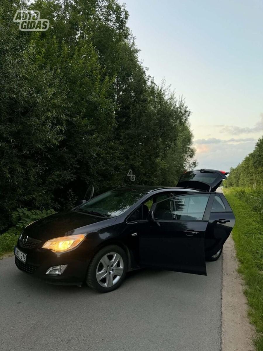 Opel Astra 2011 Panevēža, ar dzinēja tilpumu 1.70 L un nobraukumu 332 tūkst. km par 3700 €, foto 4 vietnē AUTOMOTO.COM.LV
