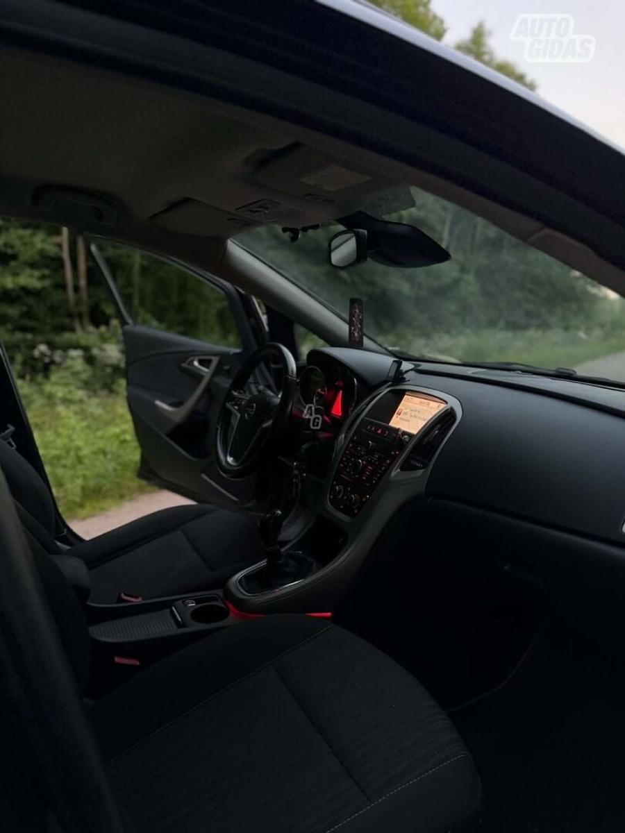 Opel Astra 2011 Panevēža, ar dzinēja tilpumu 1.70 L un nobraukumu 332 tūkst. km par 3700 €, foto 7 vietnē AUTOMOTO.COM.LV