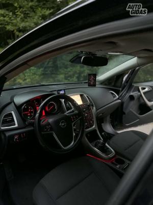 Opel Astra 2011 Panevēža, ar dzinēja tilpumu 1.70 L un nobraukumu 332 tūkst. km par 3700 €, foto 8 vietnē AUTOMOTO.COM.LV