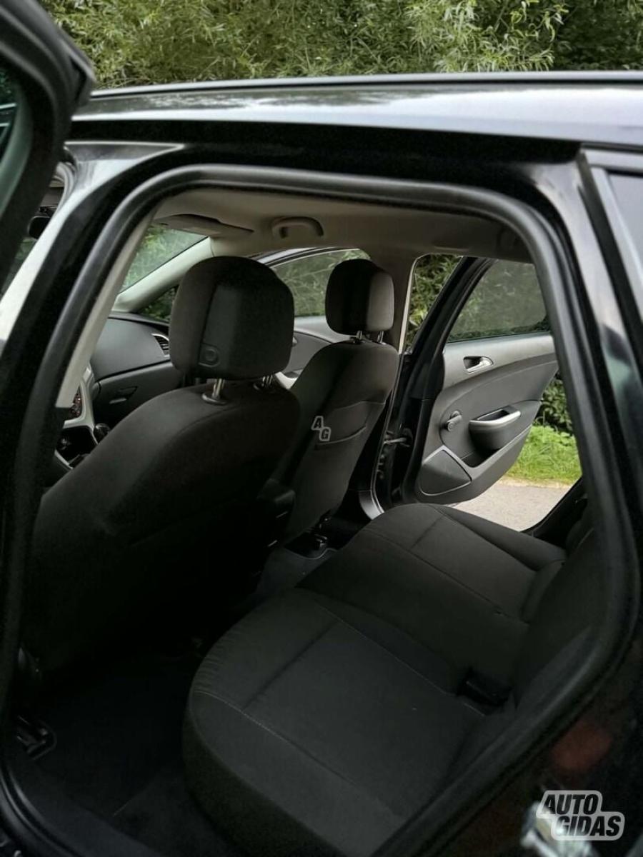 Opel Astra 2011 Panevēža, ar dzinēja tilpumu 1.70 L un nobraukumu 332 tūkst. km par 3700 €, foto 9 vietnē AUTOMOTO.COM.LV