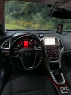 Opel Astra 2011 Panevēža, ar dzinēja tilpumu 1.70 L un nobraukumu 332 tūkst. km par 3700 €, foto 10 vietnē AUTOMOTO.COM.LV