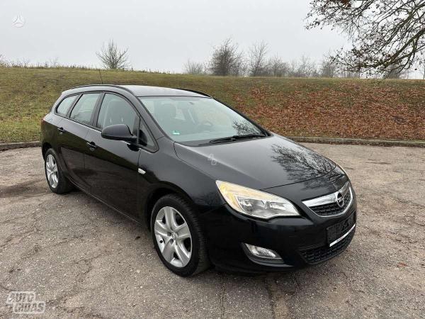 Opel Astra 2011 in Kaunas, with an engine capacity of 2.00 L and mileage of 193 thousand km for 3480 €, photo 3 on AUTOMOTO.COM.LV