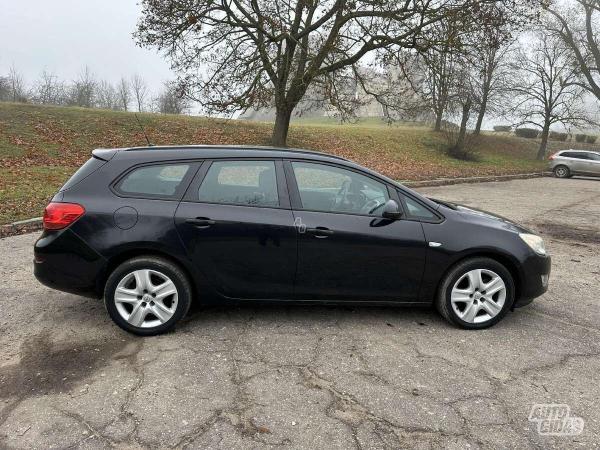 Opel Astra 2011 in Kaunas, with an engine capacity of 2.00 L and mileage of 193 thousand km for 3480 €, photo 4 on AUTOMOTO.COM.LV