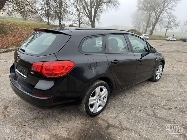 Opel Astra 2011 in Kaunas, with an engine capacity of 2.00 L and mileage of 193 thousand km for 3480 €, photo 5 on AUTOMOTO.COM.LV