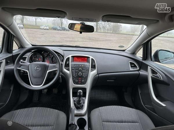 Opel Astra 2011 in Kaunas, with an engine capacity of 2.00 L and mileage of 193 thousand km for 3480 €, photo 9 on AUTOMOTO.COM.LV