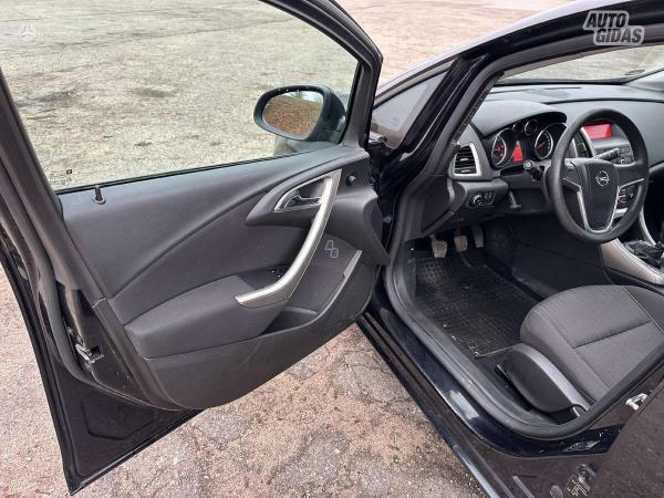 Opel Astra 2011 in Kaunas, with an engine capacity of 2.00 L and mileage of 193 thousand km for 3480 €, photo 10 on AUTOMOTO.COM.LV