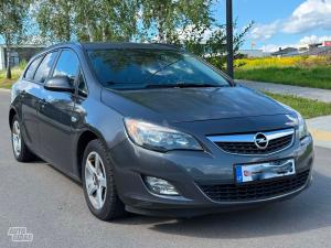 Opel Astra 2011 in Vilnius, with an engine capacity of 1.70 L and mileage of 300 thousand km for 1350 €, photo 4 on AUTOMOTO.COM.LV