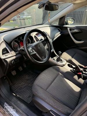 Opel Astra 2011 in Vilnius, with an engine capacity of 1.70 L and mileage of 300 thousand km for 1350 €, photo 10 on AUTOMOTO.COM.LV