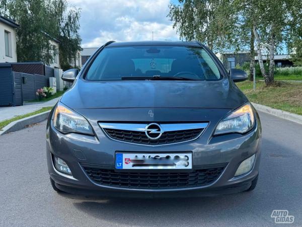 Opel Astra 2011 Viļņa, ar dzinēja tilpumu 1.70 L un nobraukumu 300 tūkst. km par 1250 €, foto 1 vietnē AUTOMOTO.COM.LV
