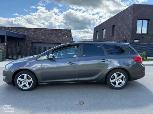 Opel Astra 2011 Viļņa, ar dzinēja tilpumu 1.70 L un nobraukumu 300 tūkst. km par 1250 €, foto 7 vietnē AUTOMOTO.COM.LV