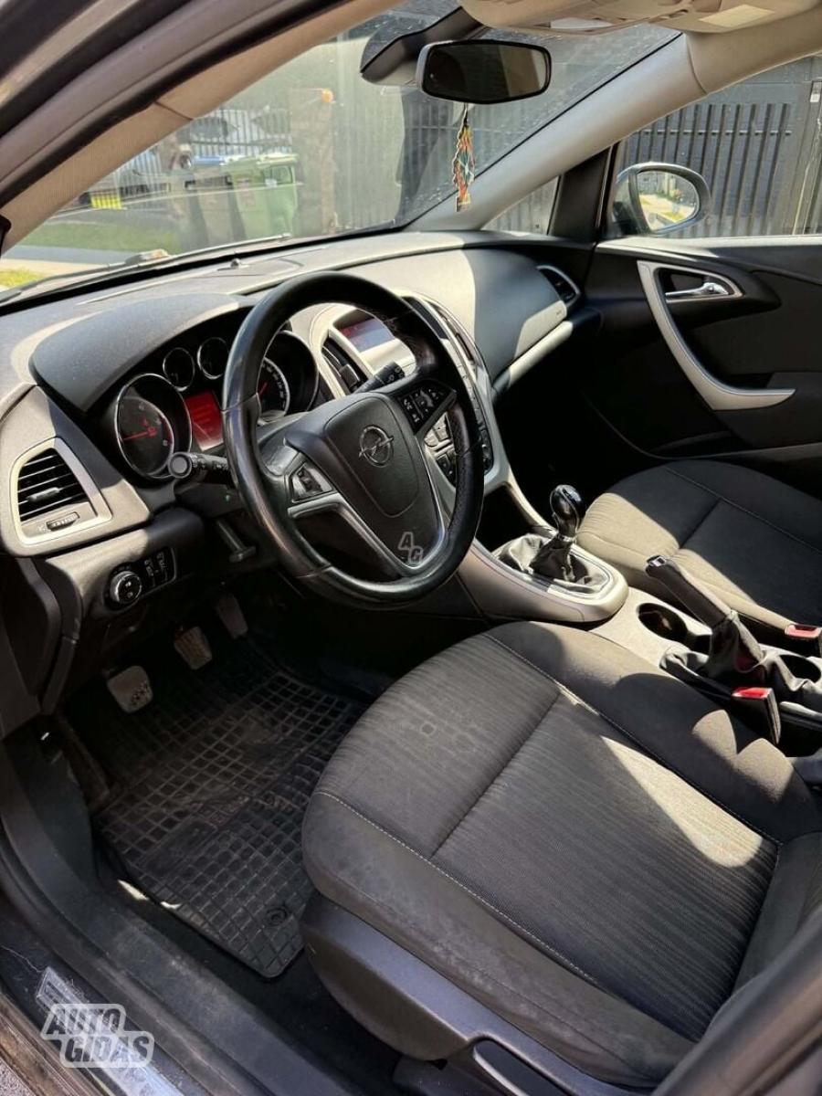 Opel Astra 2011 Viļņa, ar dzinēja tilpumu 1.70 L un nobraukumu 300 tūkst. km par 1250 €, foto 10 vietnē AUTOMOTO.COM.LV