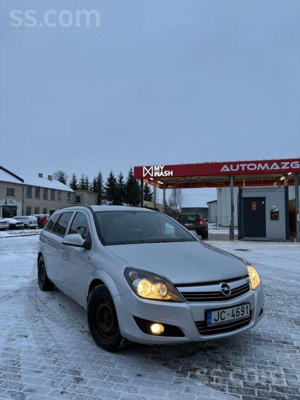 Opel Astra 2012 in Daugavpils, with an engine capacity of 1.70 L and mileage of 264 thousand km for 1700 €, photo 1 on AUTOMOTO.COM.LV