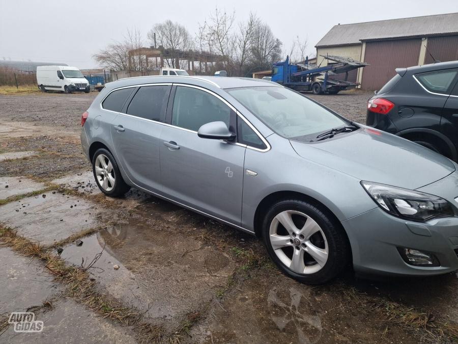 Opel Astra 2012 in Kelme, with an engine capacity of 1.40 L and mileage of 270 thousand km for 1700 €, photo 2 on AUTOMOTO.COM.LV