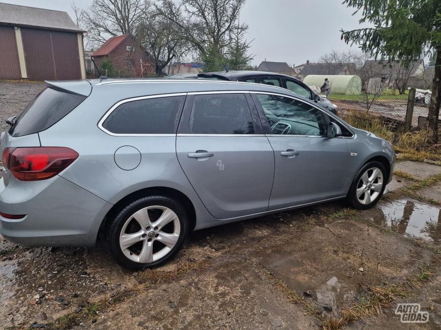 Opel Astra 2012 in Kelme, with an engine capacity of 1.40 L and mileage of 270 thousand km for 1700 €, photo 3 on AUTOMOTO.COM.LV
