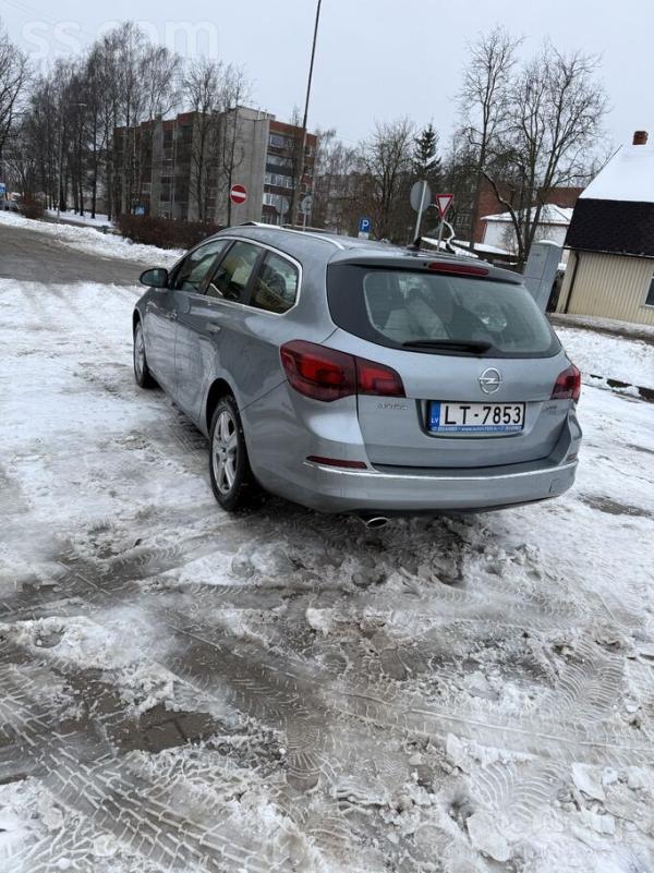 Opel Astra 2012 in Jelgava, with an engine capacity of 2.00 L and mileage of 0 thousand km for 4890 €, photo 5 on AUTOMOTO.COM.LV