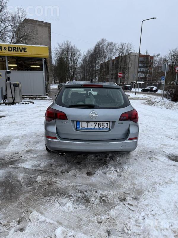 Opel Astra 2012 in Jelgava, with an engine capacity of 2.00 L and mileage of 0 thousand km for 4890 €, photo 6 on AUTOMOTO.COM.LV
